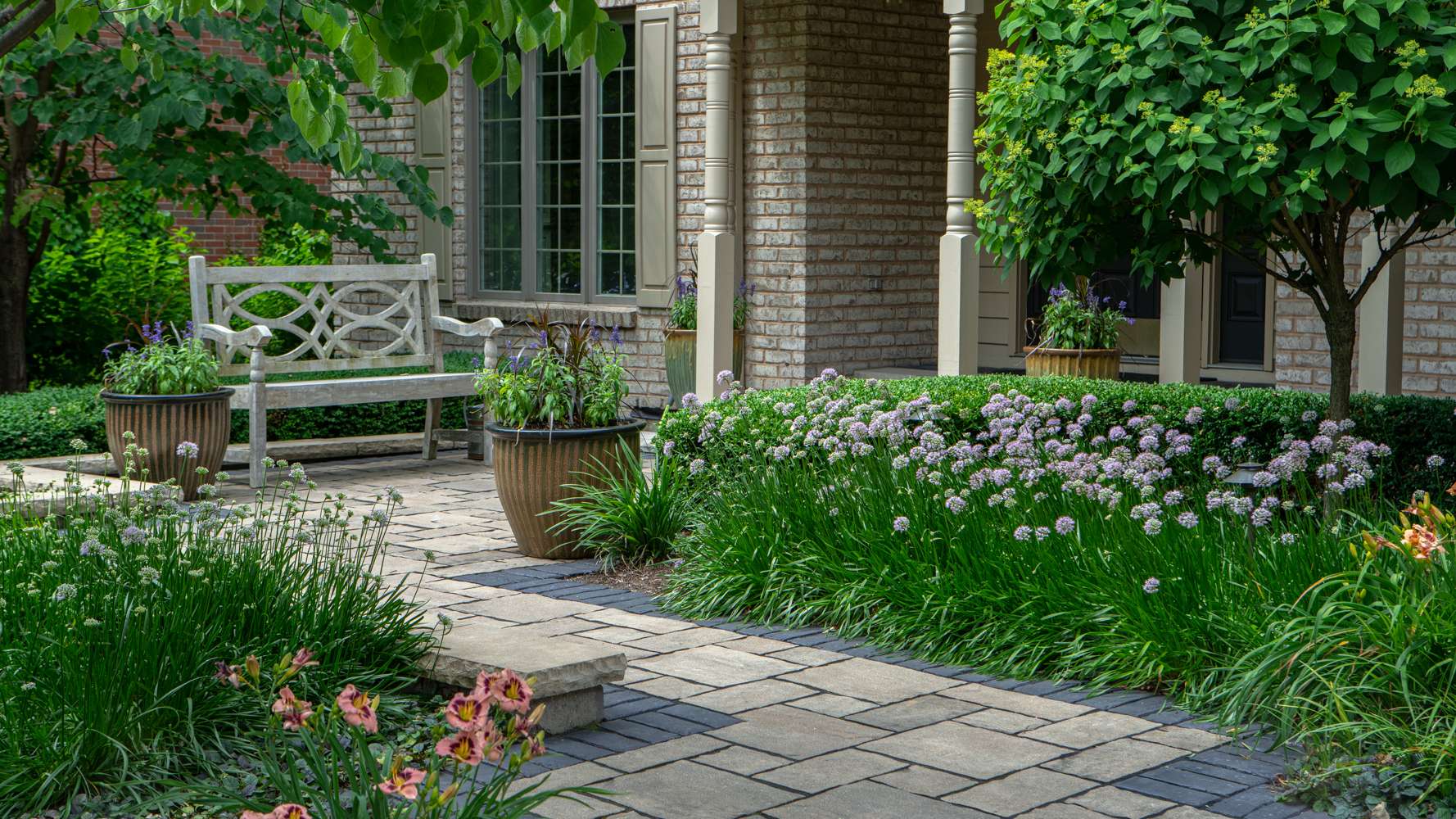 Front Walkway Landscaping: How to Enhance Your Curb Appeal in Suburban ...