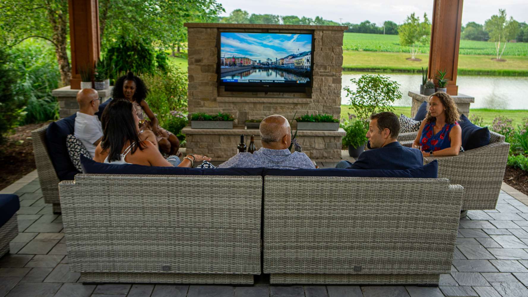 3 Steps to Create the Perfect Outdoor Entertainment Area